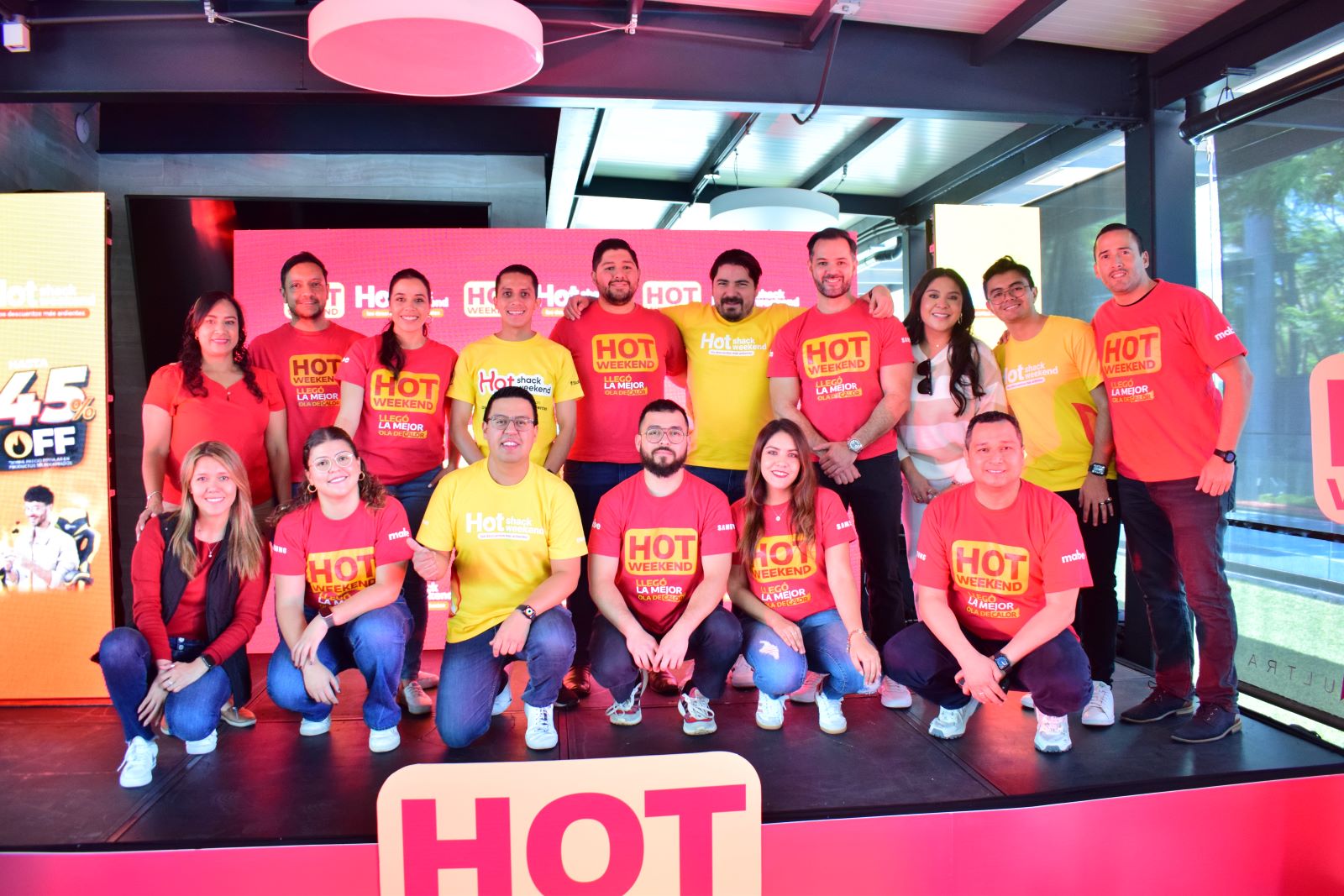 La Curacao y Radio Shack invitan a aprovechar su promoción hot weekend ...