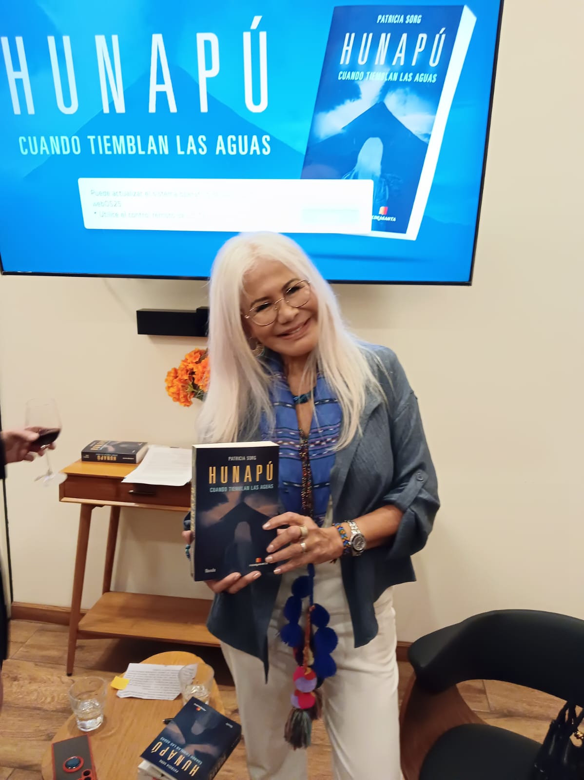 Hunapú, cuando tiemblan las aguas: La nueva novela de Patricia Sorg que ...